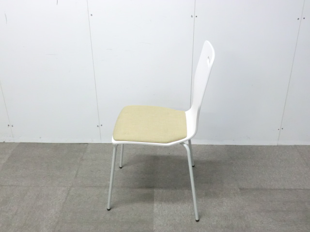 スタッキングチェア / ベージュ / 【中古】 木製 | 中古オフィス家具通販のありがとう屋