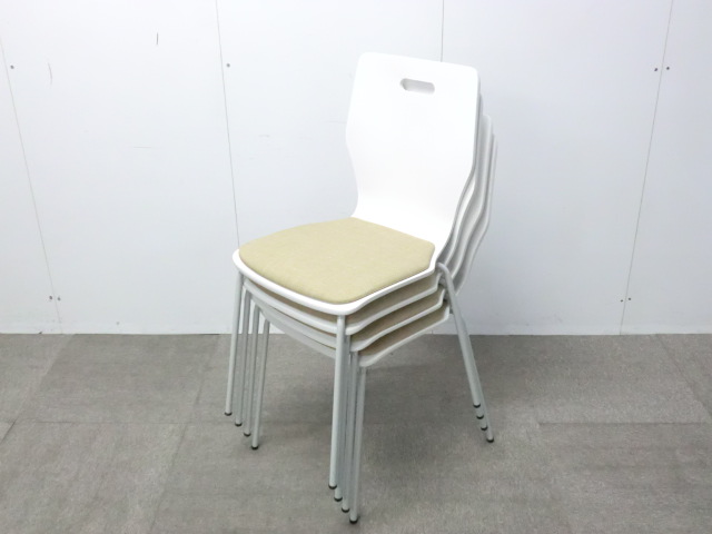 スタッキングチェア / ベージュ / 【中古】 木製 | 中古オフィス家具通販のありがとう屋